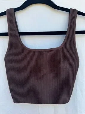 Aritzia | Tops | Aritzia Babaton Sculpt Knit Squareneck Cropped Tank ...